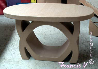 Du carton pour faire une table.