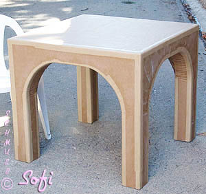 Du carton pour faire une table.